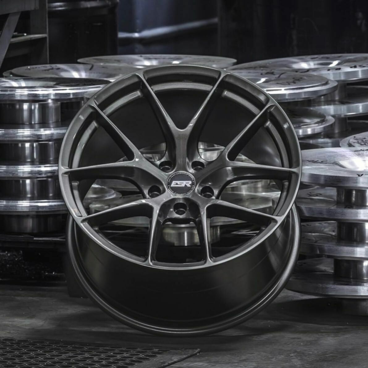 18x10.5 +22 ESR RF2 Concave Wheels 18" 5x120 Graphite Rotary Forged Ri ...